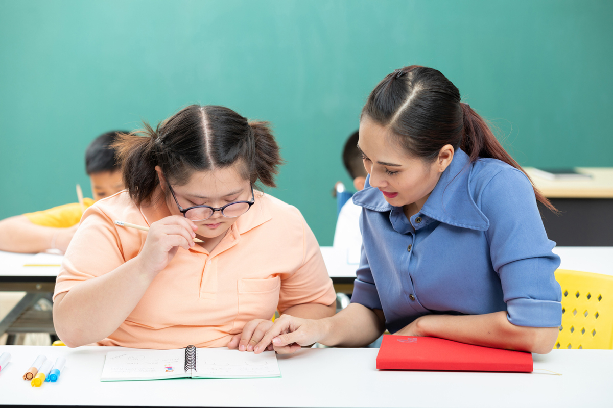 Instituto Itard capacita professores em educação especial - Civiam